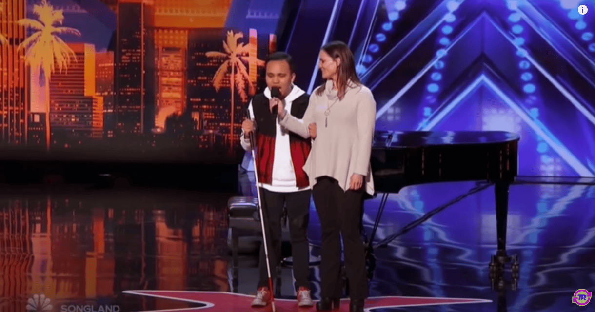 Kodi Lee: Blind Autistic Singer WOWS And Gets GOLDEN BUZZER!|America's ...